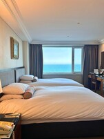 Junior Ocean Suite | Cofres nos quartos, escrivaninha, ferros/tábuas de passar roupa