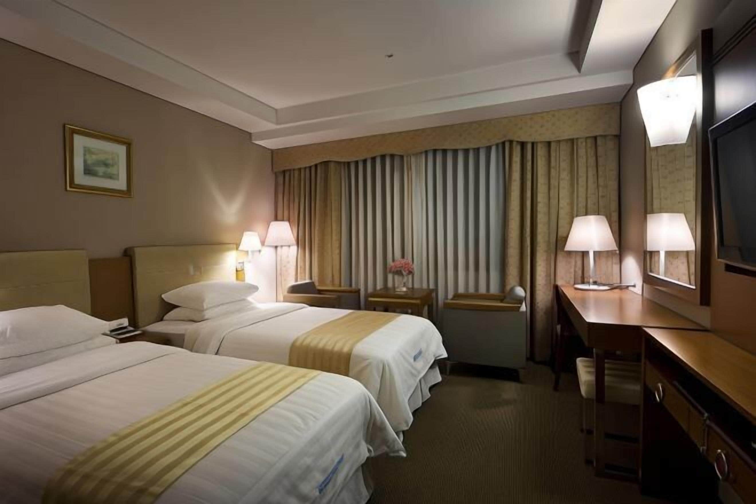 Edredons de pluma, cofres nos quartos, individualmente mobiliados