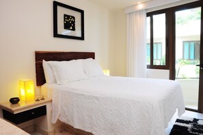 Cobertura luxo, 3 quartos, vista parcial para o oceano | Roupas de cama premium, cofres nos quartos, individualmente decorados