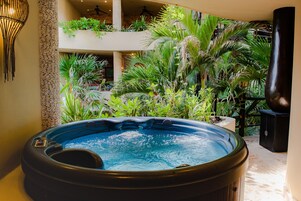 Condo premium, 2 quartos, banheira de imersão | Banheira de hidromassagem particular