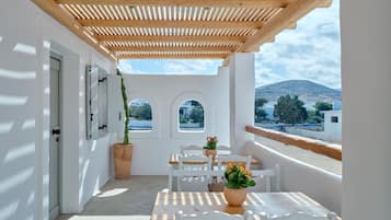 Premium Quadruple Room, Courtyard View | Terraço/pátio