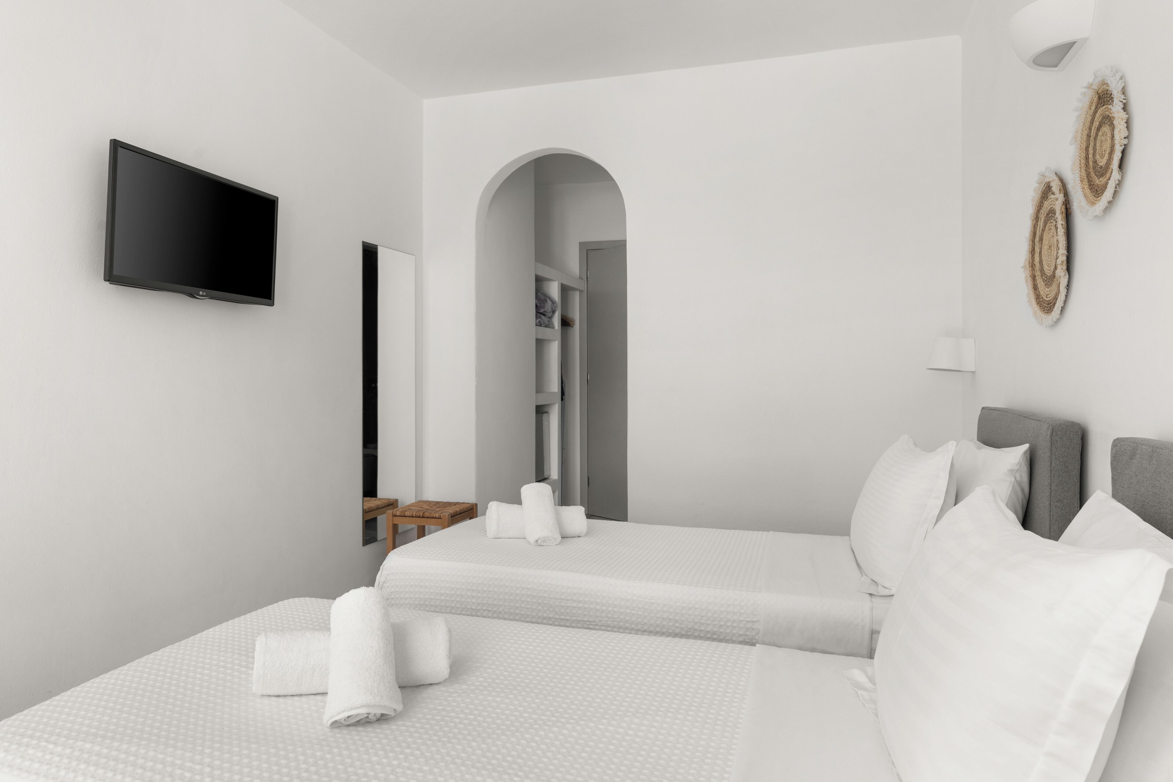 Quarto Superior, vista para a piscina | Cofre no quarto, quartos insonorizados, ferro/tábua de engomar 