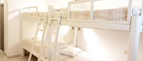 Cofre no quarto, quartos insonorizados, ferro/tábua de engomar