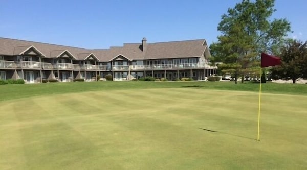 Cherry Hills Golf & Lodge - Sturgeon Bay, WI