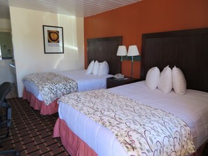 Quarto | Escrivaninha, Wi-Fi de cortesia, roupa de cama