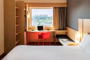 Quarto standard, 1 cama de casal | Frigobar, escrivaninha, cortinas blackout, quartos à prova de som