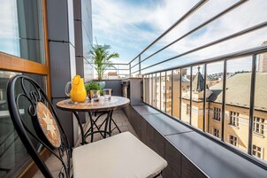 Roupa hipoalergénica, camas de colchão viscoelástico, minibar