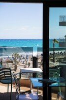 Apartamento (Side Sea View) | Vista do quarto