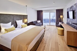 Quarto casal premium | Frigobar, cofres nos quartos, escrivaninha