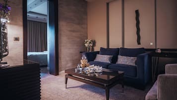 Suite Familiar | 1 quarto, minibar, cofre no quarto, com decoração personalizada