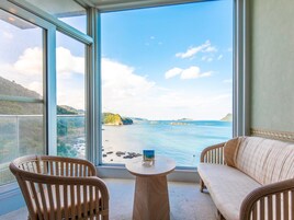 Cofre no quarto, secretária, Wi-fi grátis, roupa de cama fornecida 