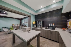 Pequeno-almoço tipo buffet diário incluído