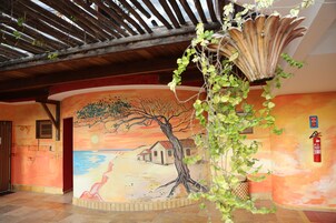 Piscina externa, espreguiçadeiras