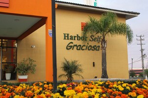 Fachada da propriedade