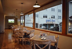 Café da manhã, almoço e jantar