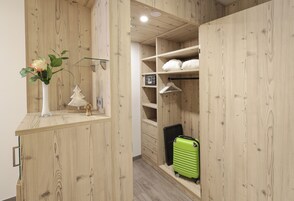 Quarto premium, 1 quarto, vista para o jardim | Roupas de cama premium, edredons de pluma, frigobar, cofres nos quartos
