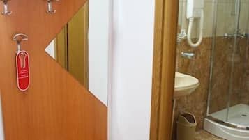 Quarto Twin | Cofre no quarto, Wi-fi grátis