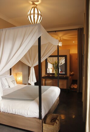 Quarto casal superior | Roupas de cama premium, cofres nos quartos, individualmente decorados