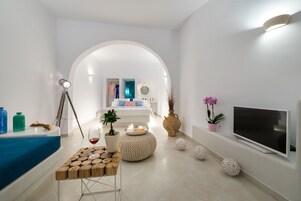 Suite (Kima) | Roupa de alta qualidade, minibar, cofre no quarto 