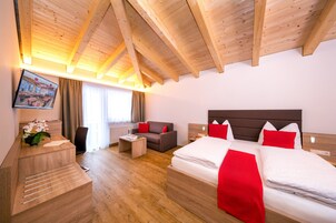 Suite Comfort, 2 quartos, varanda | Roupa hipoalergénica, cofre no quarto, secretária, Wi-fi grátis