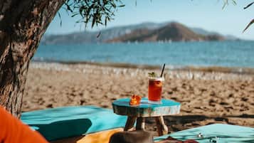 Praia particular, bar na praia