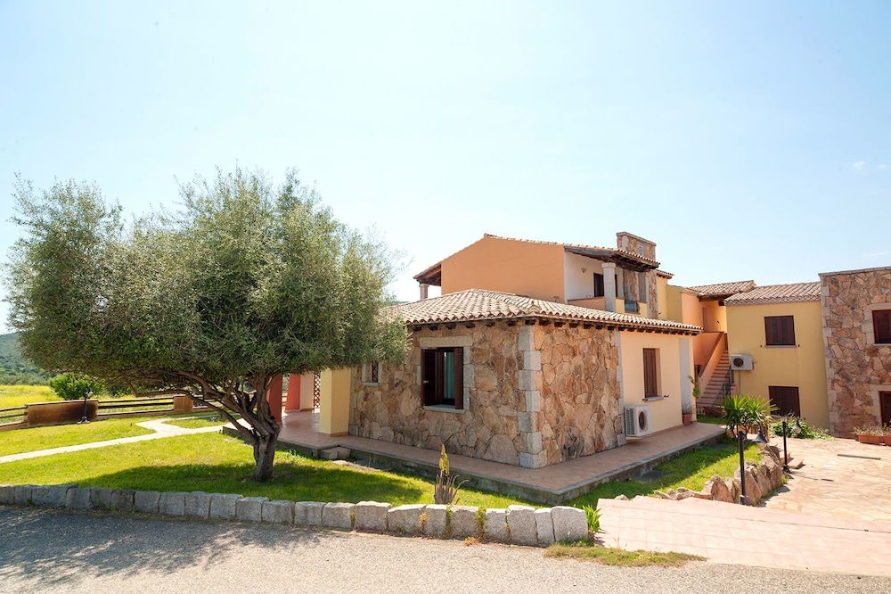 Albergo Residenziale Li Troni - Sardinia