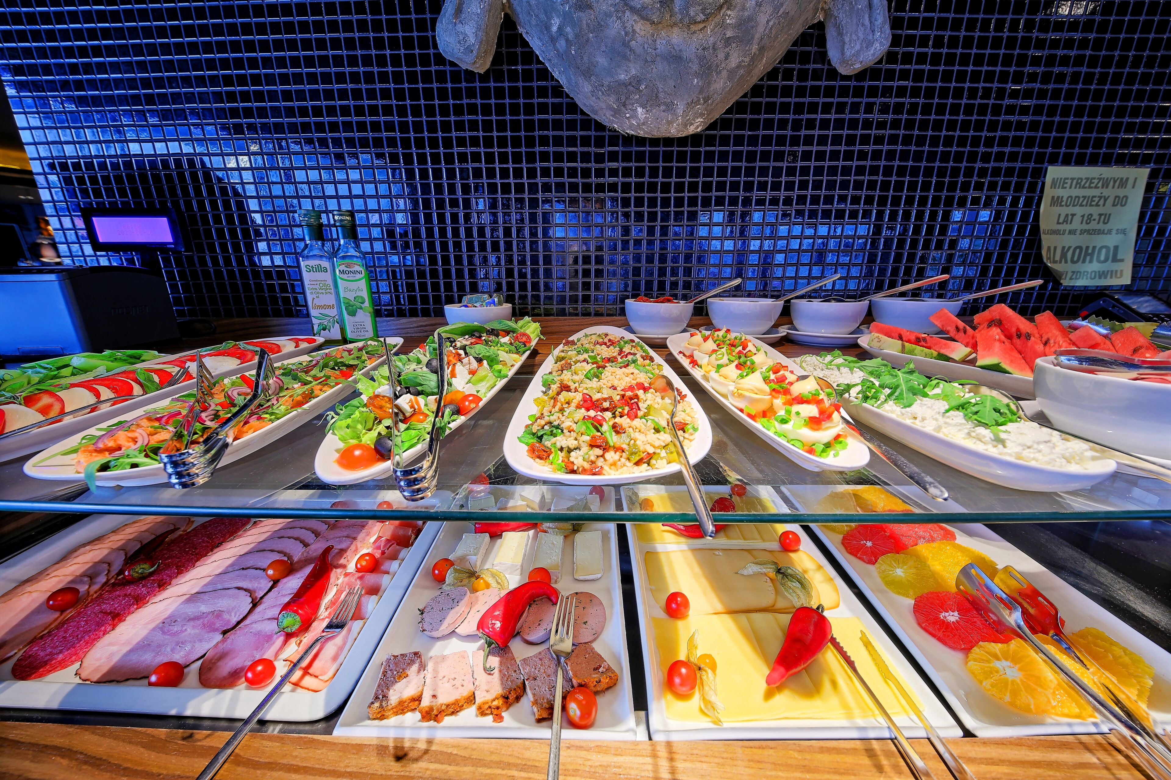 Café da manhã com buffet todos os dias (PLN 69 por pessoa) 