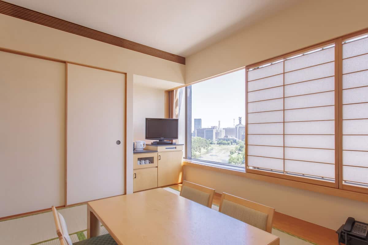 Quarto standard, para não fumantes (Japanese style,Palace Side) | Edredons de pluma, cofres nos quartos, escrivaninha, cortinas blackout