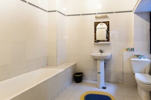 Produtos de toalete grátis, secador de cabelo (mediante solicitação)