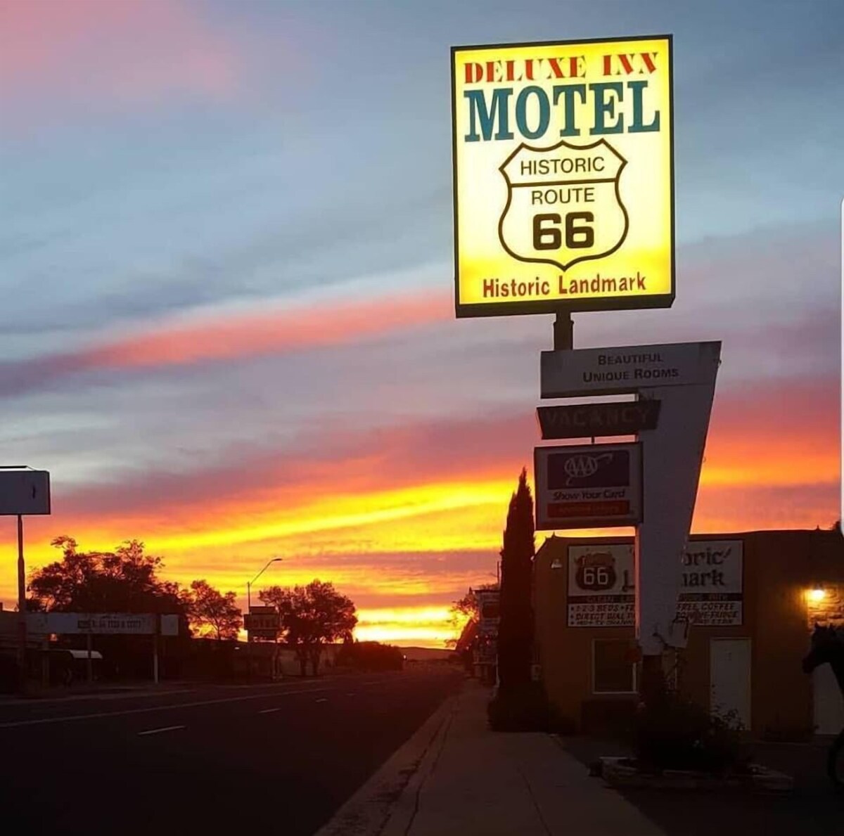 Deluxe Inn Motel Reviews, Deals & Photos 2024 - Expedia
