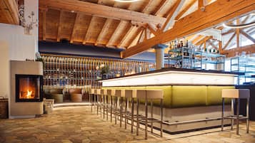2 bares/lounges