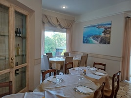 Café da manhã, almoço e jantar
