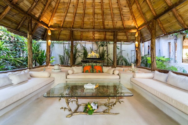 Salas para tratamentos a dois, sauna seca, tratamentos corporais