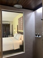 Quarto Duplo Premium, 1 quarto, vista para o jardim | Minibar, secretária, secretária adequada para computadores portáteis 