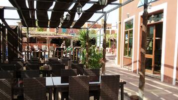 Café da manhã, almoço e jantar