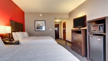Quarto, 2 camas Queen, para não fumantes | Escrivaninha, espaço de trabalho para notebook