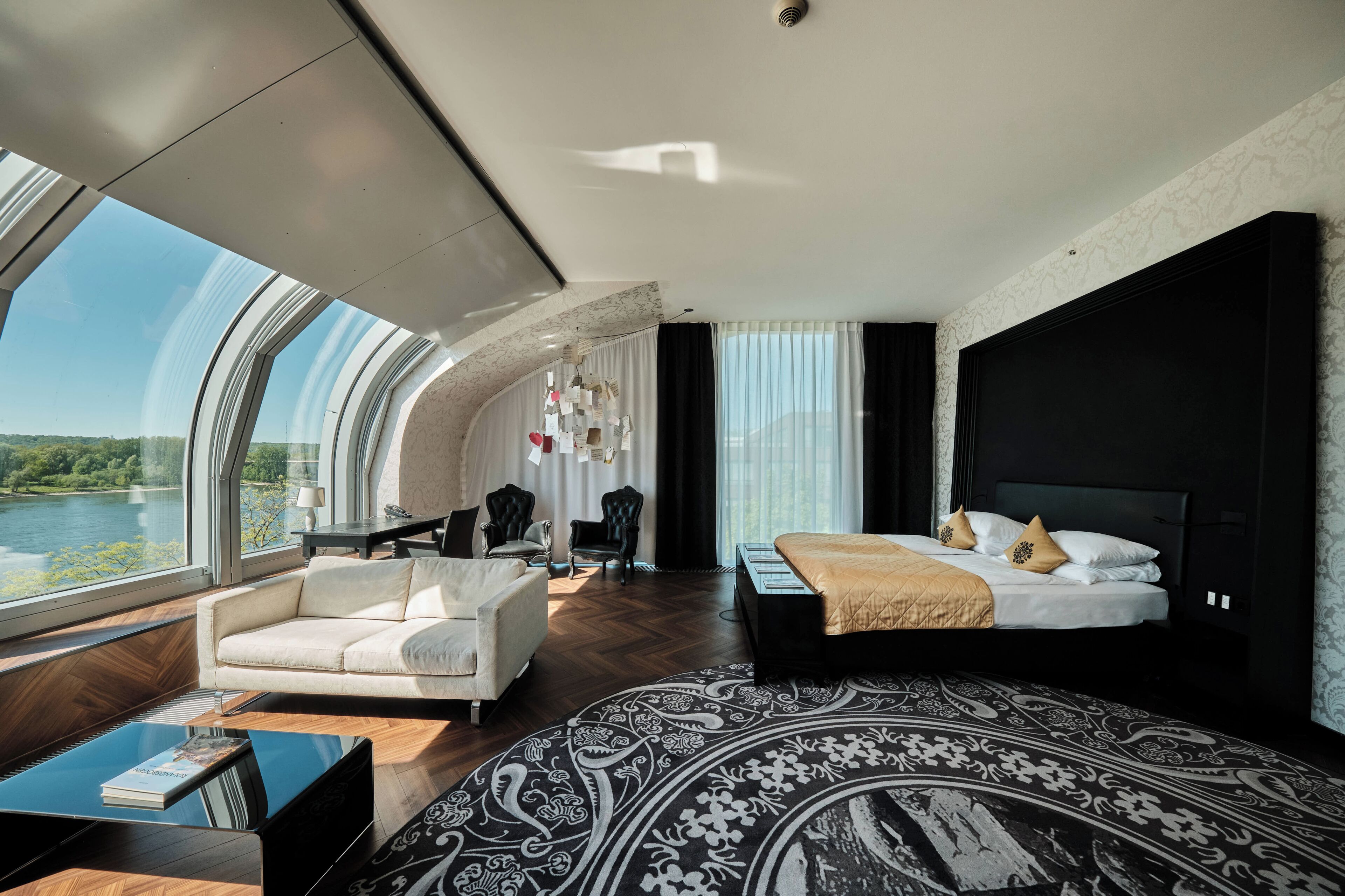 Beethoven Suite (river view) | Roupa de alta qualidade, cofre no quarto, secretária 
