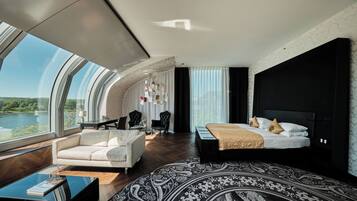 Beethoven Suite (river view) | Roupa de alta qualidade, cofre no quarto, secretária