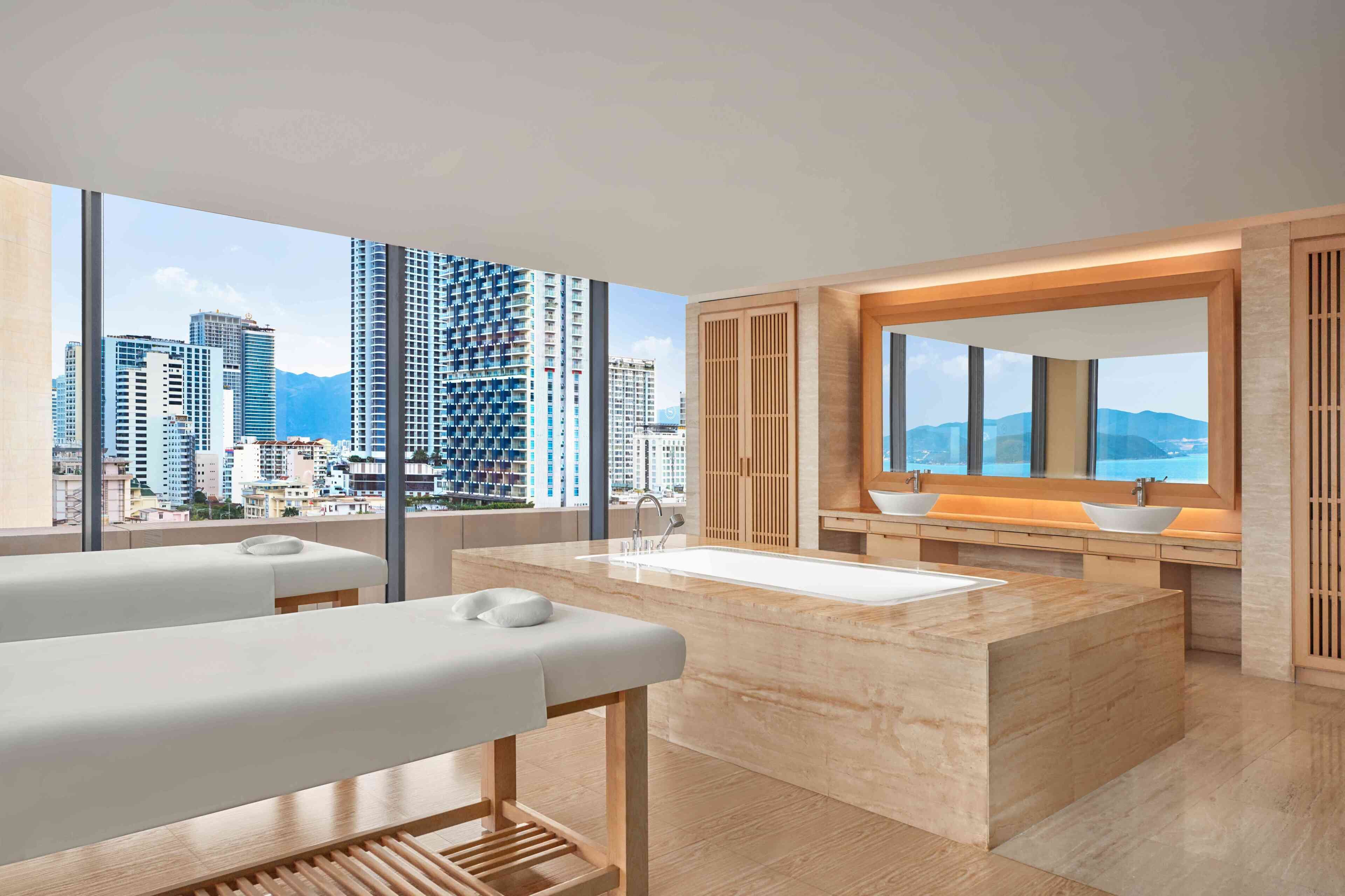 Sauna seca, banheira de hidromassagem, tratamentos corporais