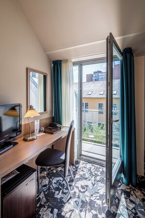 Quarto Duplo Standard | 1 quarto, minibar, cofre no quarto, secretária 