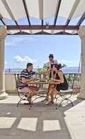 Café da manhã com buffet grátis todos os dias