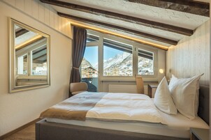 Quarto solteiro, sacada | Frigobar, cofres nos quartos, escrivaninha, berços (sobretaxa)