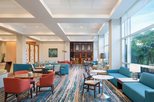 2 bares/lounges 