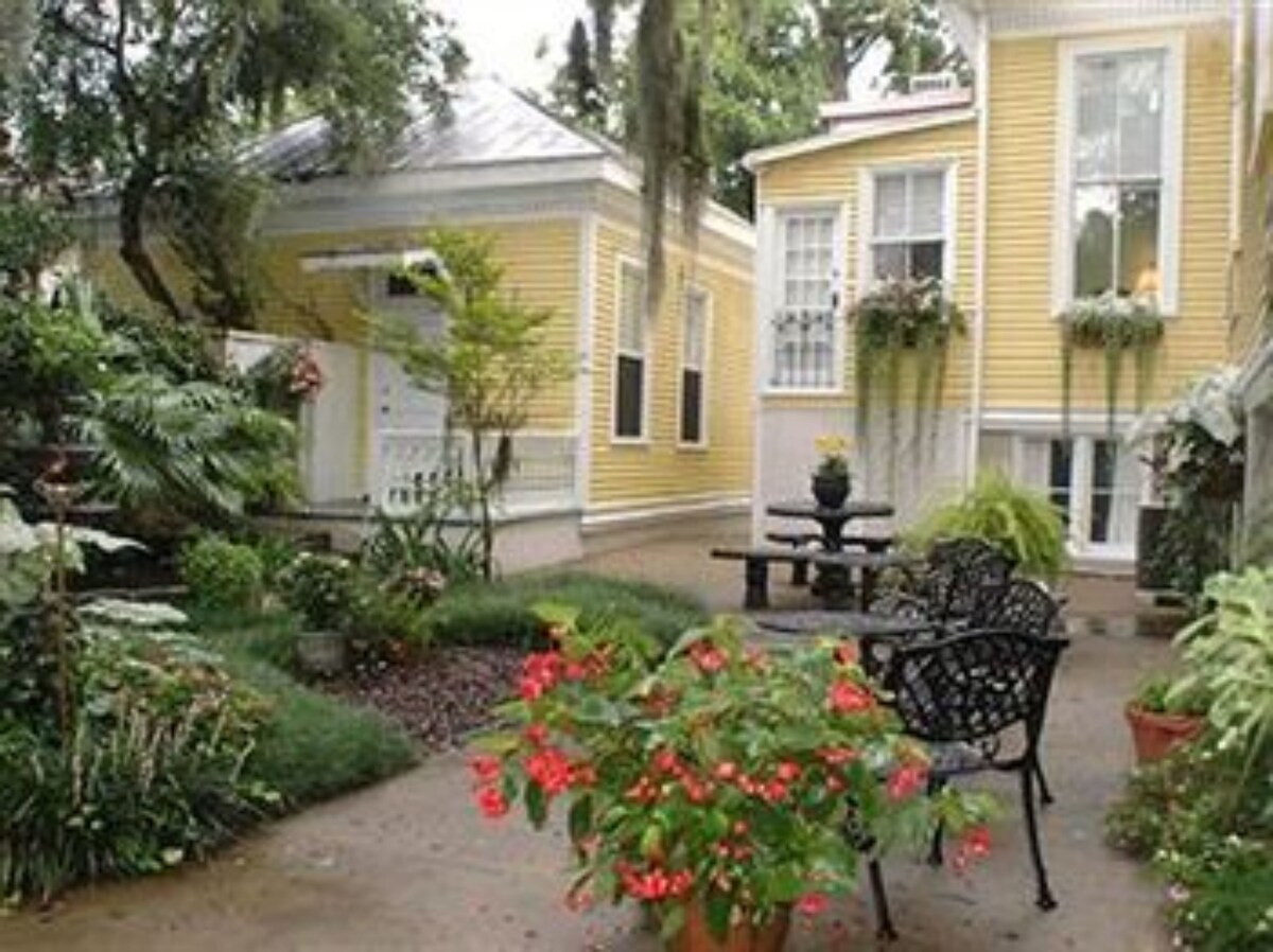 Forsyth Park Inn Reviews, Deals & Photos 2023 - Expedia