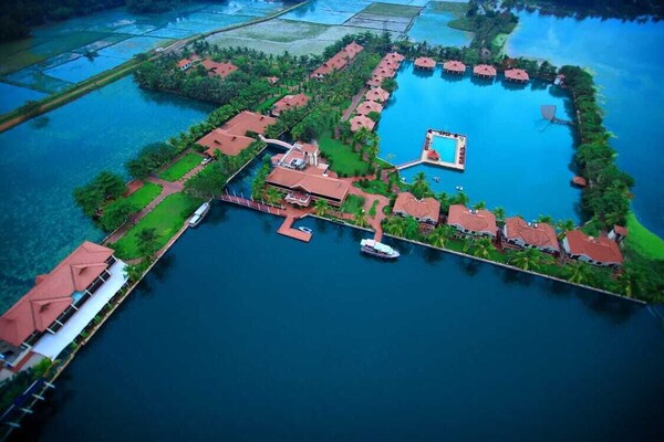 Sterling Lake Palace Alleppey - Aleppey