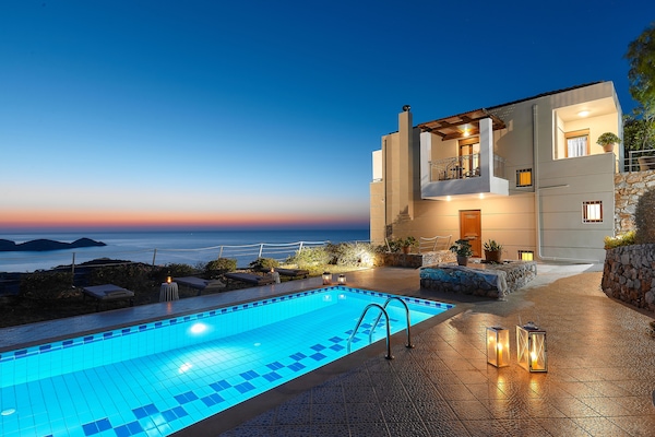 Vila, 3 quartos, piscina particular, de frente para o oceano (Pitho) | Cofres nos quartos, quartos à prova de som