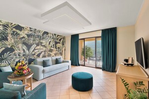 Suite Deluxe | Roupa de alta qualidade, edredões de penas, camas de colchão pillowtop 