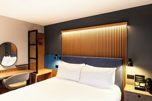 Quarto Club (FREE Gym & Pool Access) | Secretária, secretária adequada para computadores portáteis 