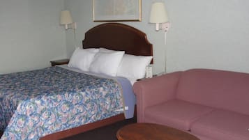 Quarto, 1 cama King, para não fumantes, geladeira e micro-ondas | Individualmente decorados, escrivaninha, Wi-Fi de cortesia