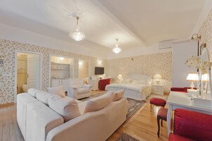 Suíte superior | Cofres nos quartos, individualmente decorados